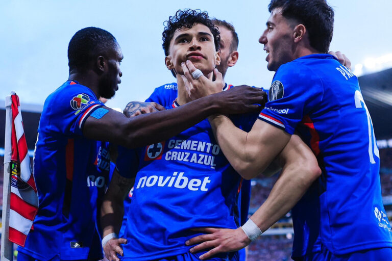 Cruz Azul elimina a Chivas y avanza a la final del fútbol mexicano; el ...